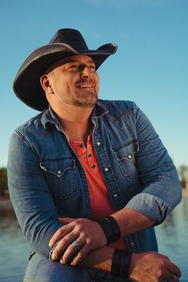 🐞 Paroles Dan Roy : paroles de chansons, traductions et nouvelles chansons