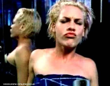 Pink : parole, traduction, biographie, chansons